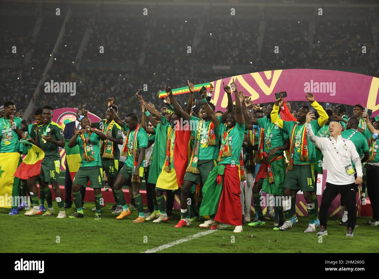 Yaounde, Cameroon. 06th Feb, 2022. Senegal players celebrate winning ...