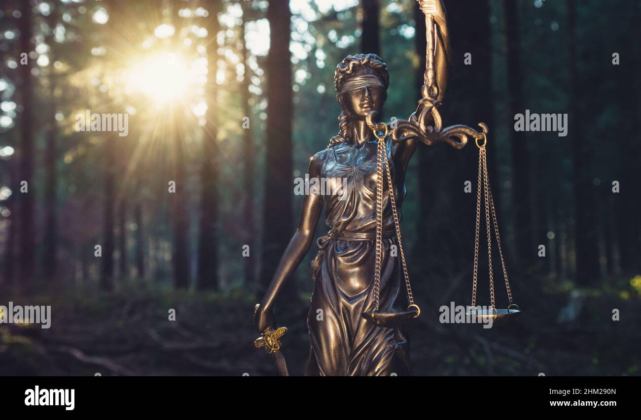Statue of justice Stock Photo - Alamy
