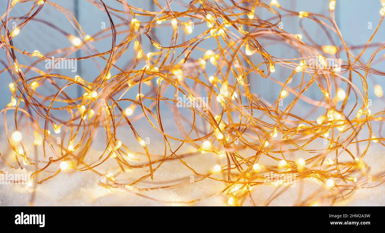 Abstract background golden wire hi-res stock photography and images - Alamy