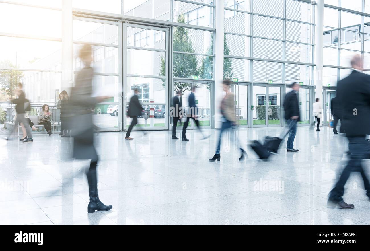 Crowd moving away hi-res stock photography and images - Alamy