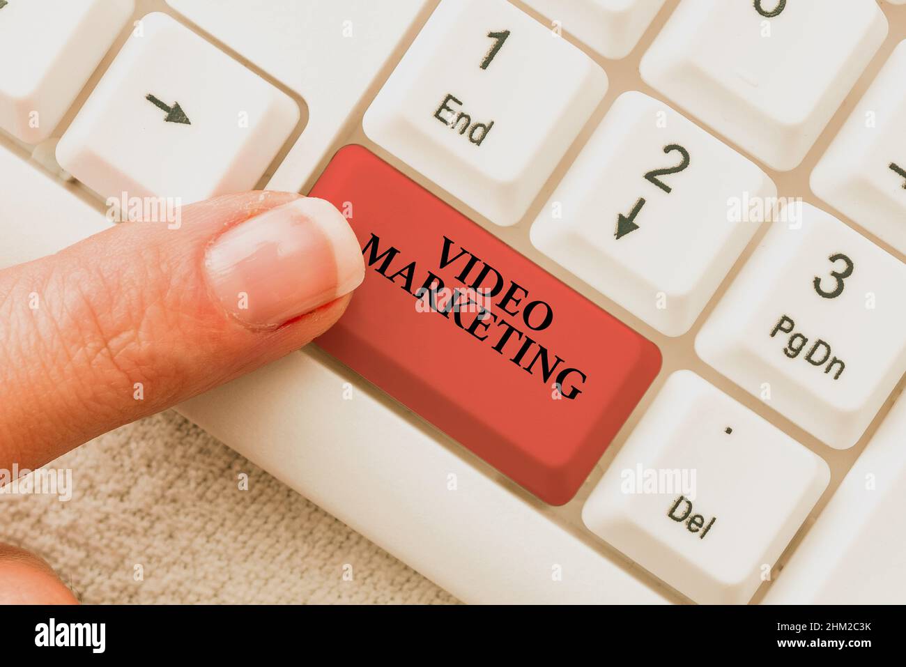 Video maker typing daily reminder notes hi-res stock photography and ...