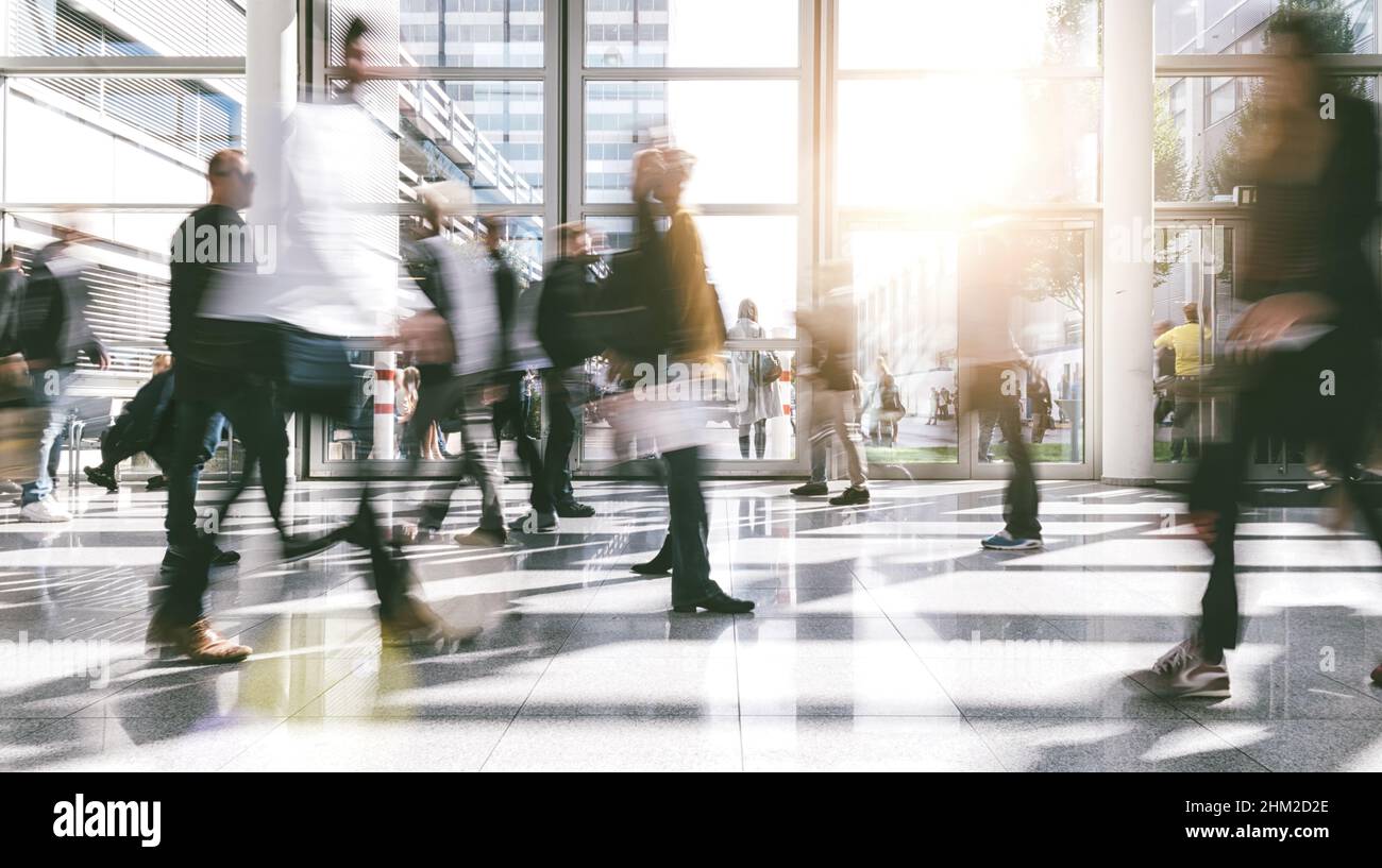 Retail sale crowd event show hi-res stock photography and images - Alamy