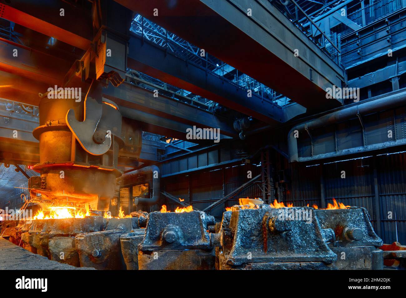 Ladle mold hi-res stock photography and images - Alamy