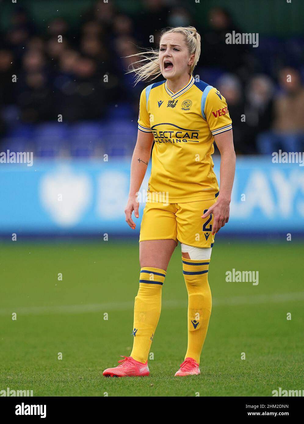 Reading women faye hi-res stock photography and images - Alamy