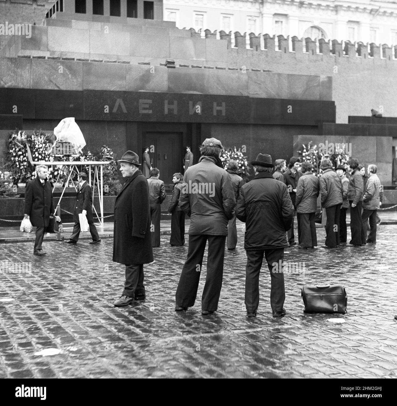 Lenin mausoleum mausoleum red square Black and White Stock Photos ...