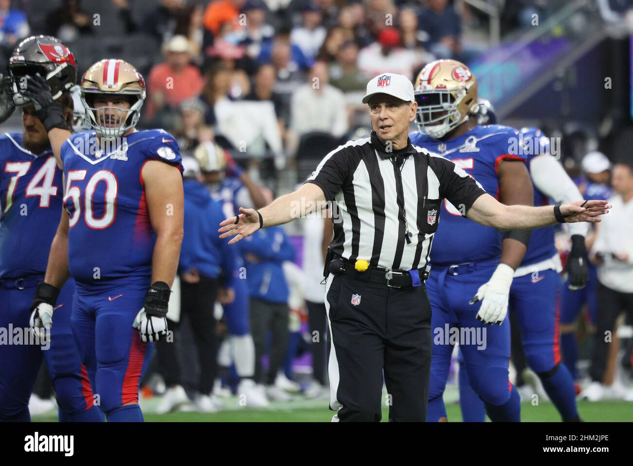 Fourth referee hi-res stock photography and images - Alamy