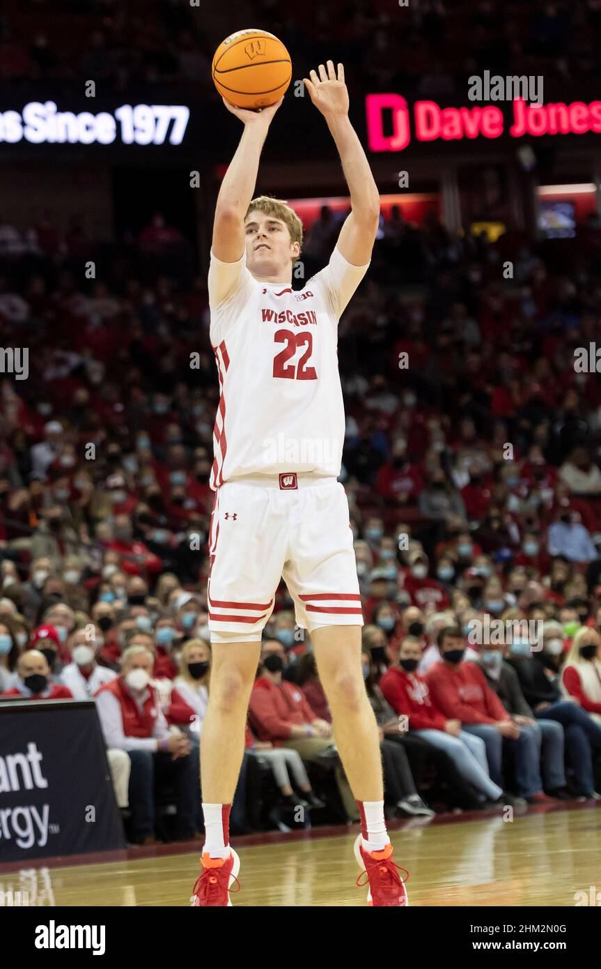 February 5, 2022: Wisconsin Badgers forward Steven Crowl #22 shoots a ...