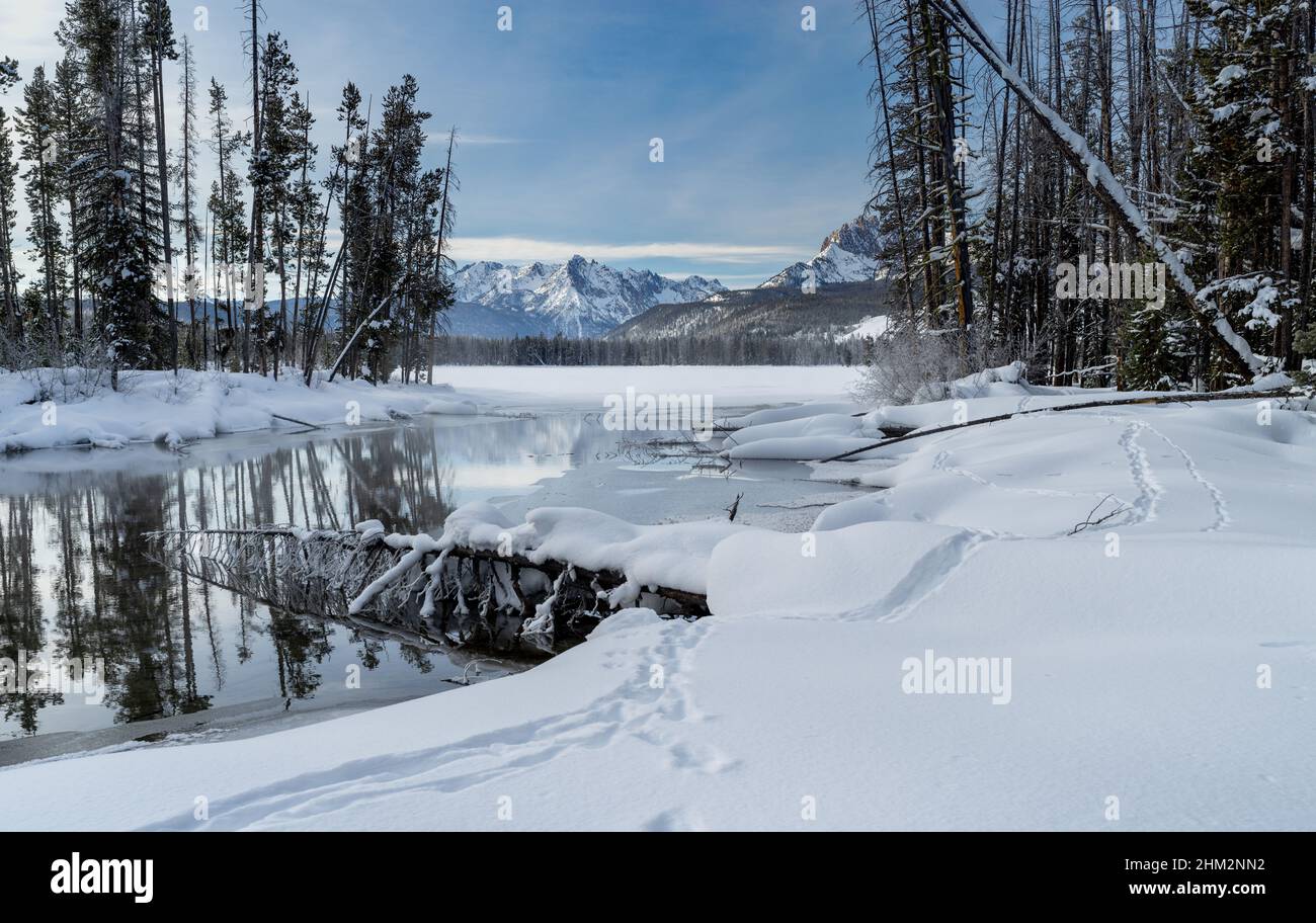 Idaho Sawtooth mountains in winter with frozen lake and snow Stock ...