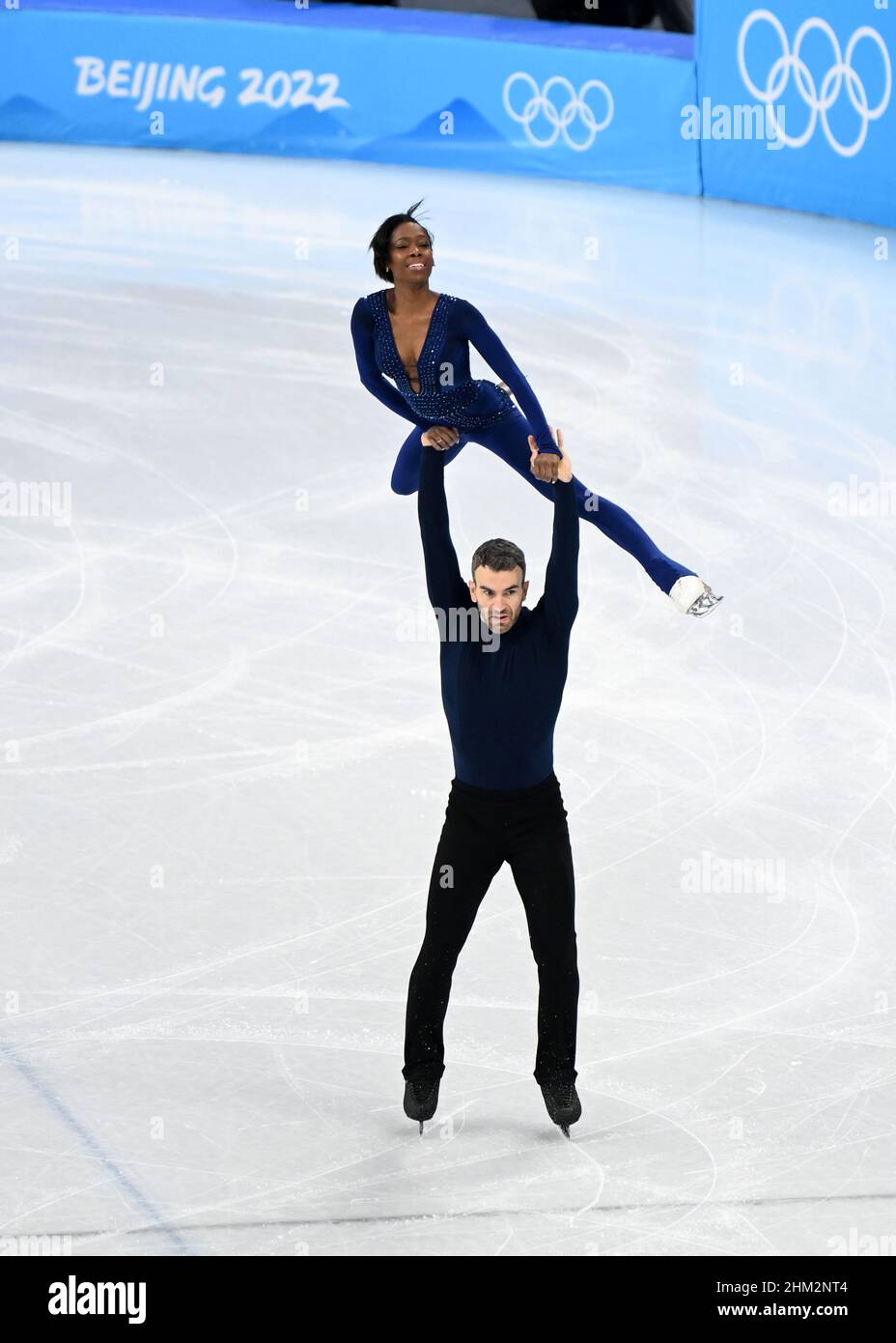 Beijing, China. 7th Feb, 2022. Vanessa James (top) and Eric Radford of ...