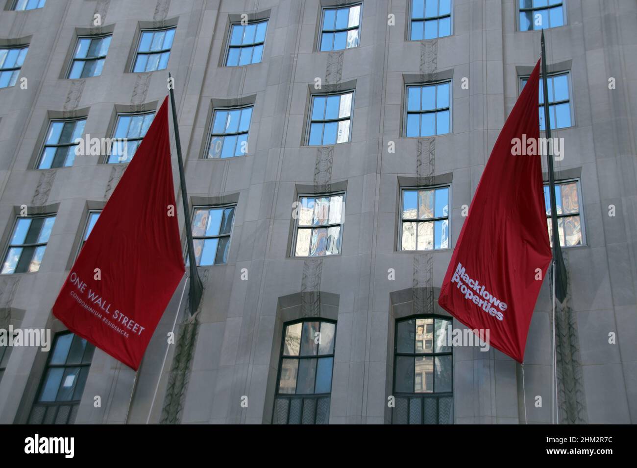 New York, USA. 16th Nov, 2021. Macklowe Properties' "One Wall Street ...