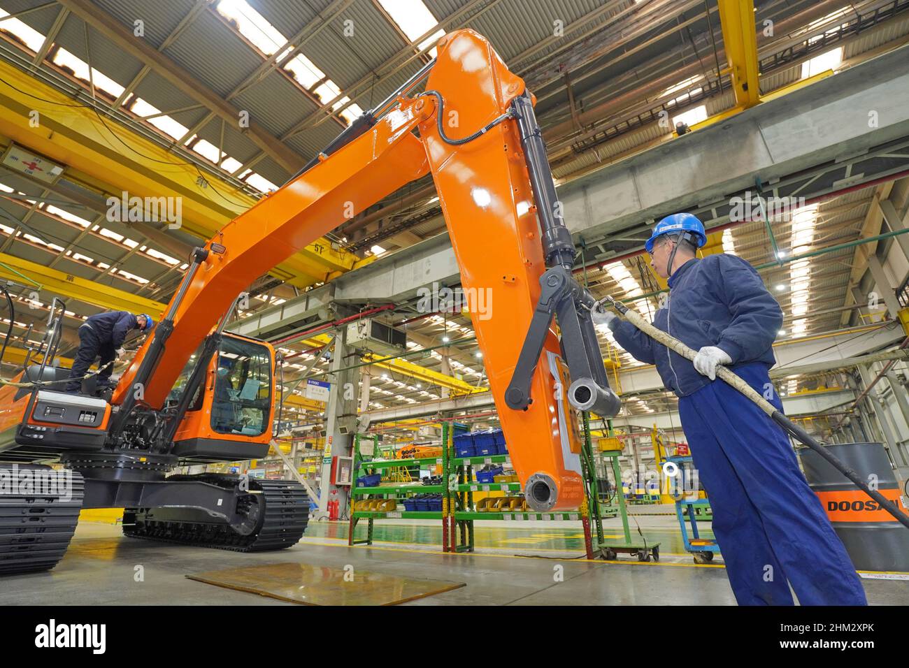 Doosan construction hi-res stock photography and images - Alamy