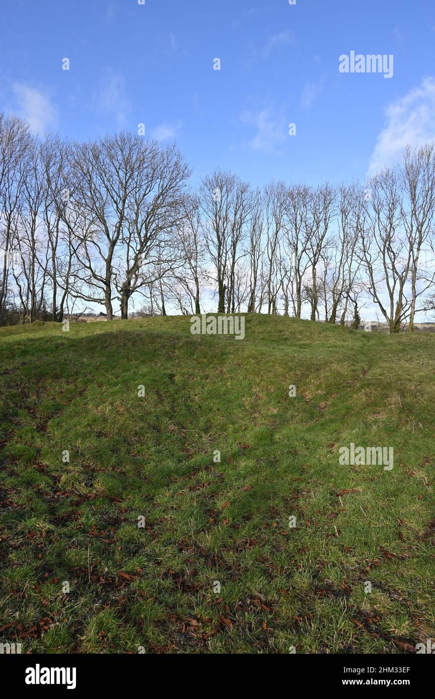 Notgrove long barrow hi-res stock photography and images - Alamy