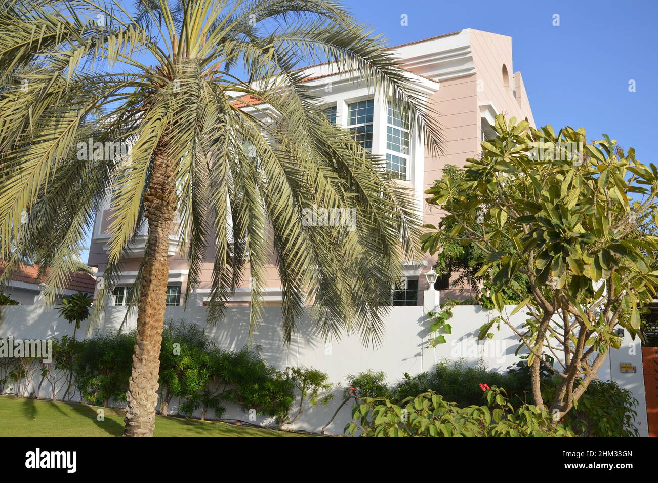 Dubai kuwait street hi-res stock photography and images - Alamy