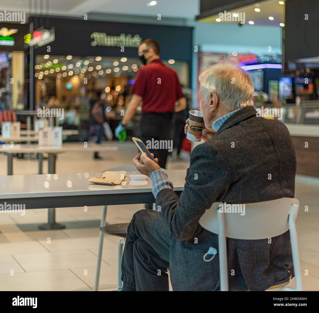 Single caucasian elderly man hi-res stock photography and images - Alamy