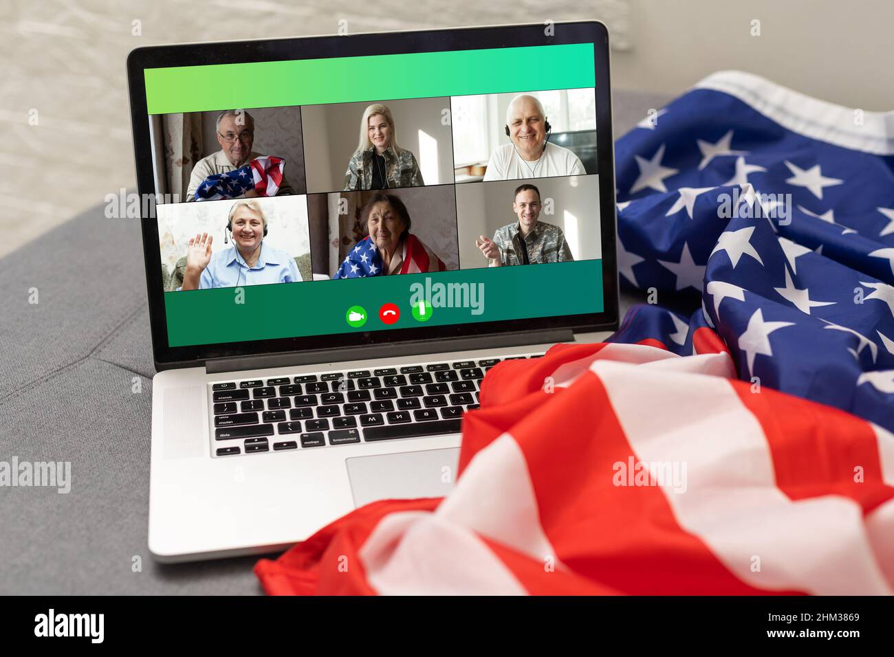 Video conferencing call center hi-res stock photography and images - Alamy