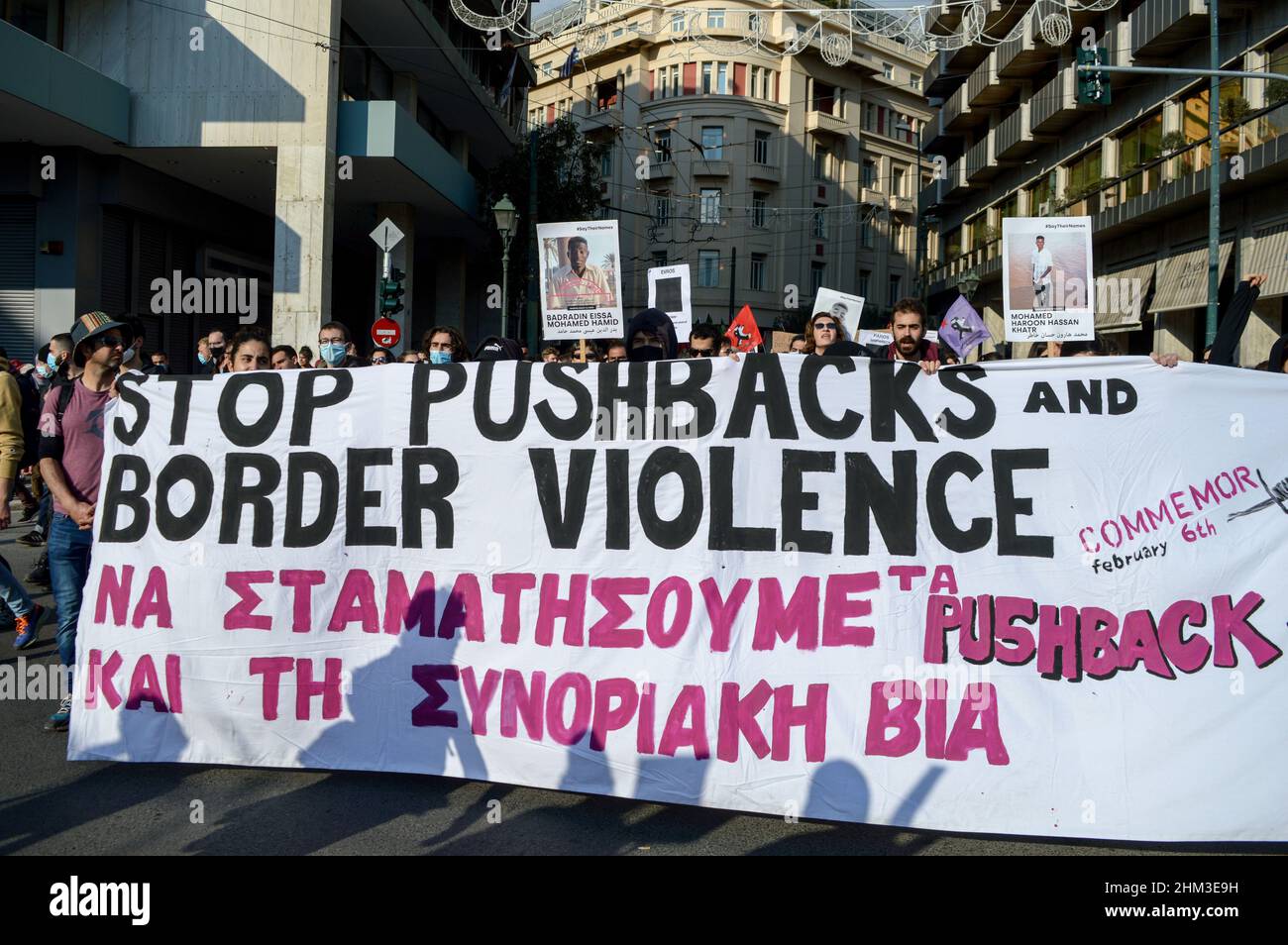 Pushbacks hi-res stock photography and images - Alamy