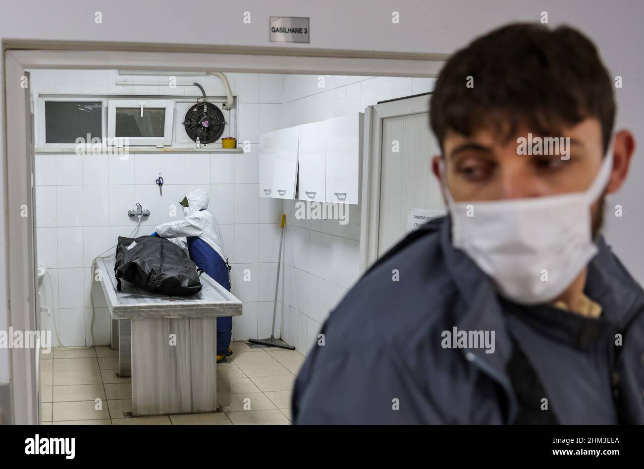 Female Corpse Man High Resolution Stock Photography and Images - Alamy