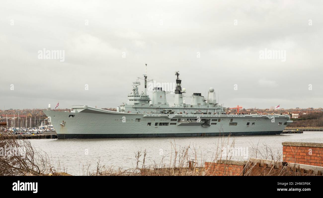 Aircraft carrier R07 Ark Royal paying a final visit to her birthplace ...
