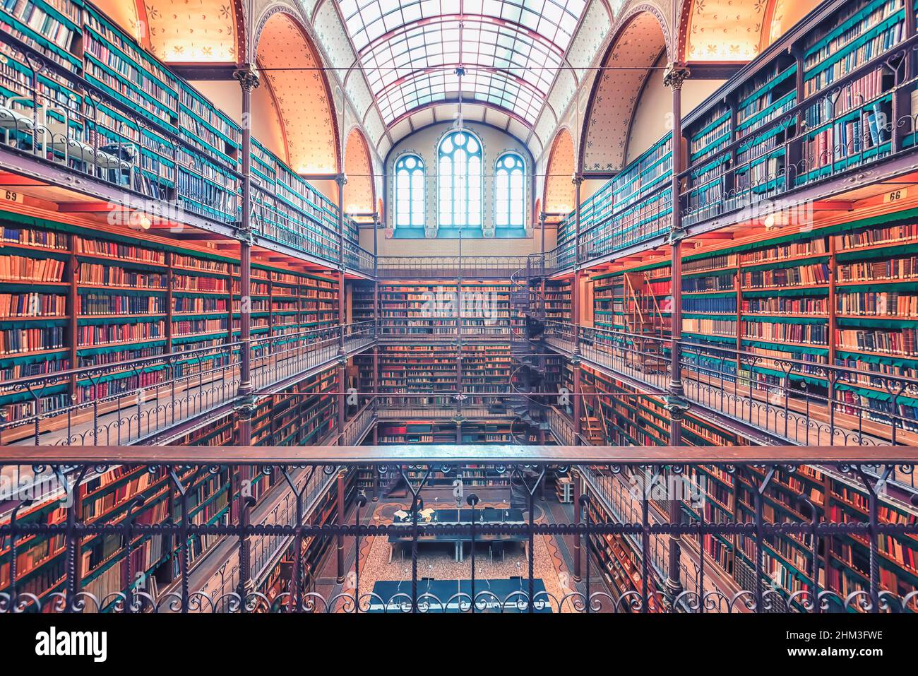Holland library hi-res stock photography and images - Alamy