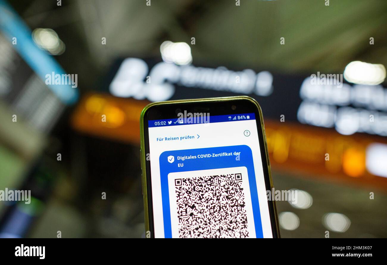 Covpass qr code hi-res stock photography and images - Alamy