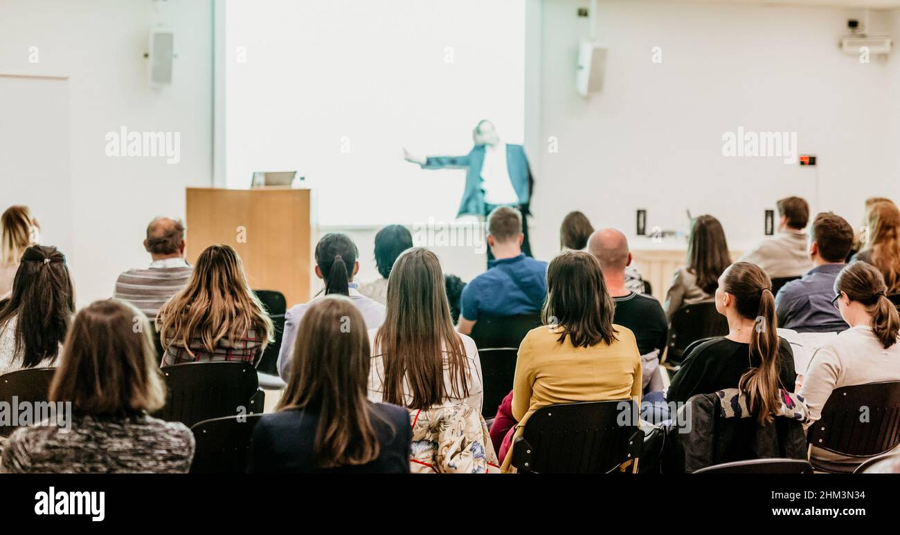 Audience in lecture hall on scientific conference Stock Photo - Alamy