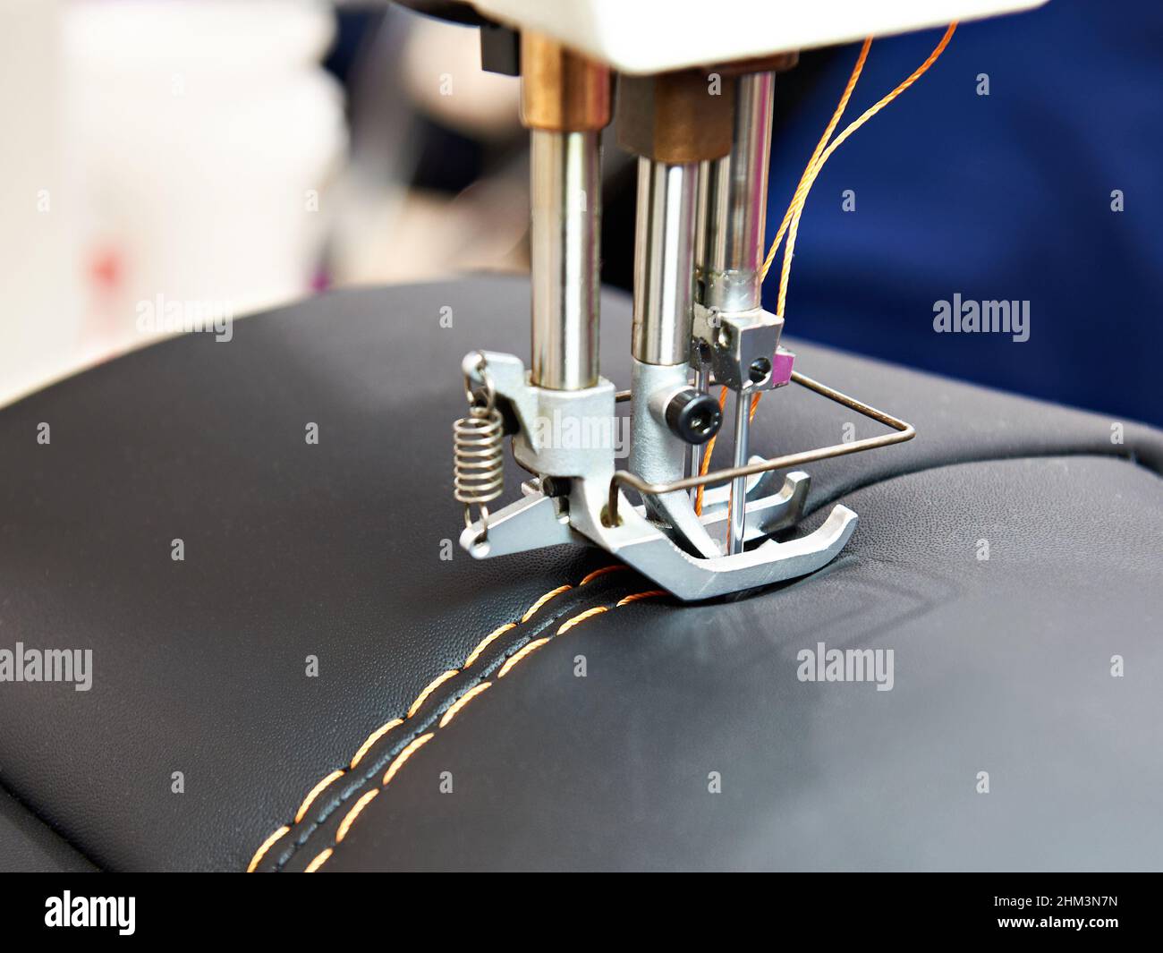Leather work sewing machine hi-res stock photography and images - Alamy
