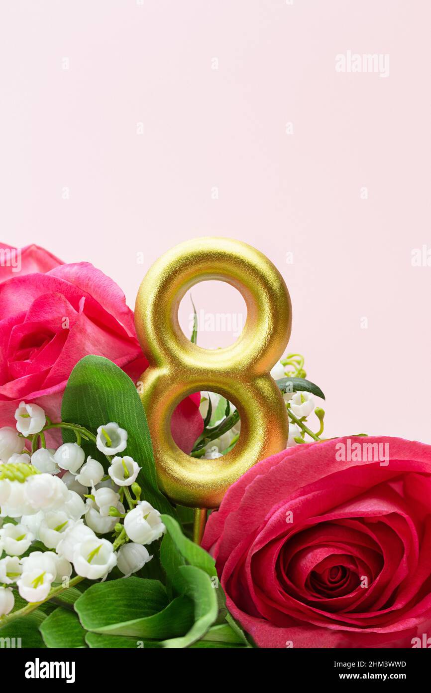 Golden lily bell hi-res stock photography and images - Alamy