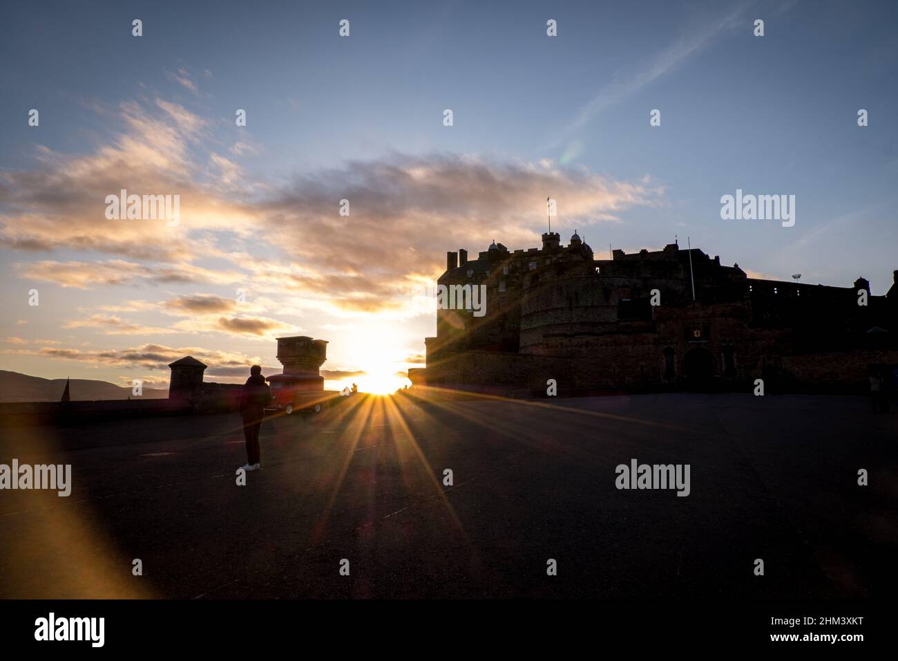 Tourists holiday edinburgh hi-res stock photography and images - Alamy