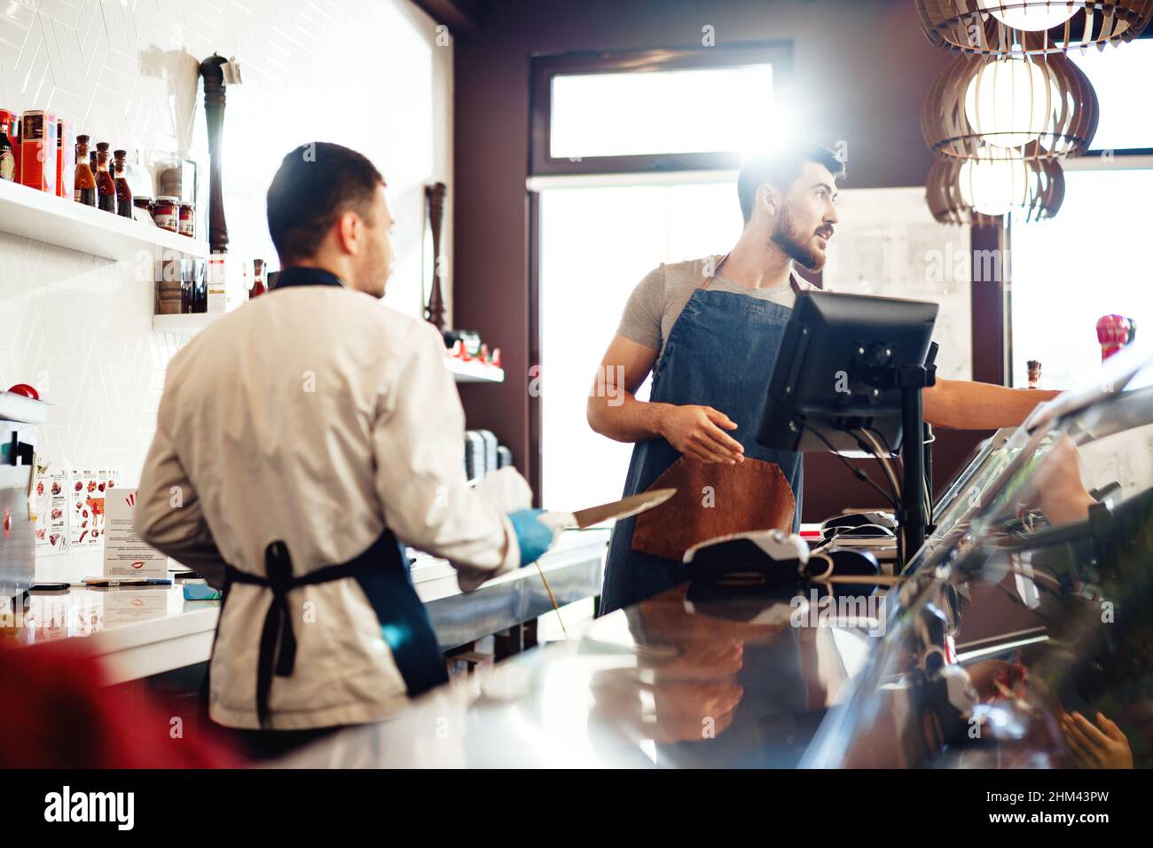 Grocery produce employee hi-res stock photography and images - Alamy