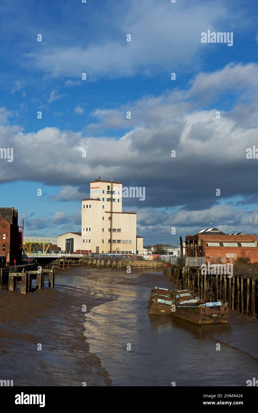Shotwell Tower, overlooking the tidal River Hull, in Hull, Humberside ...