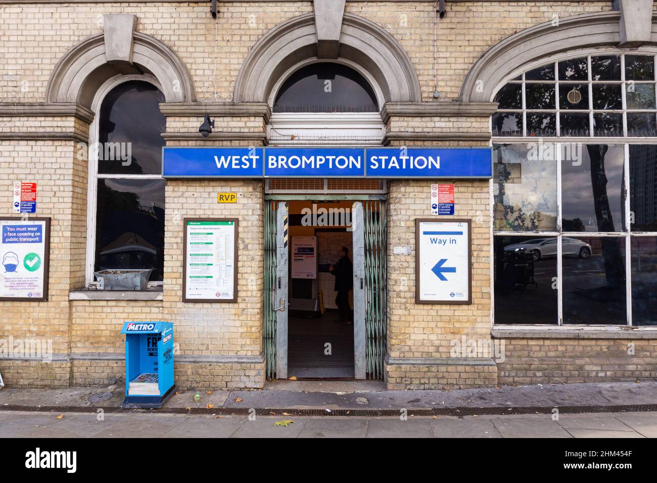 West Brompton Station Facade from the street Stock Photo - Alamy