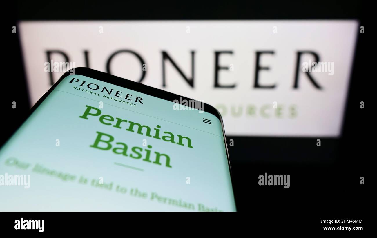 Mobile phone with website of US business Pioneer Natural Resources ...