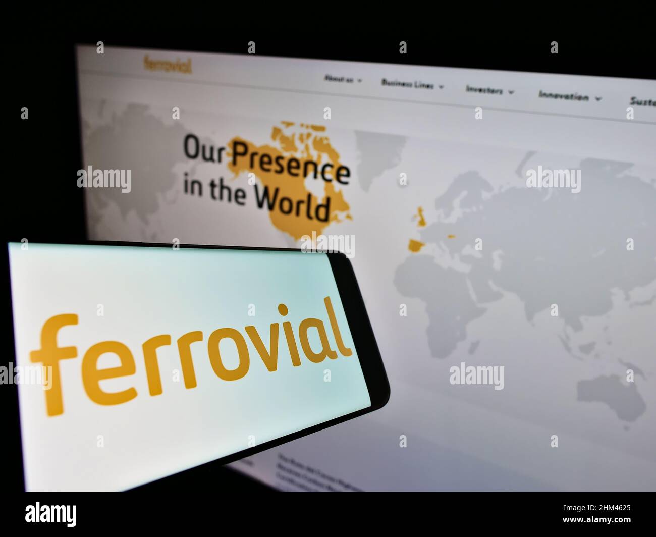 Ferrovial logo hi-res stock photography and images - Alamy