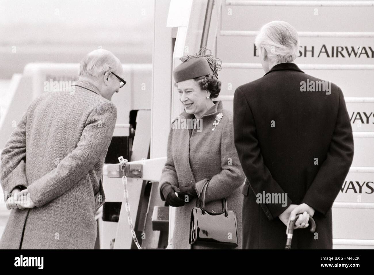 Queen Elizabeth II at Heathrow Airport March 1985 Stock Photo - Alamy