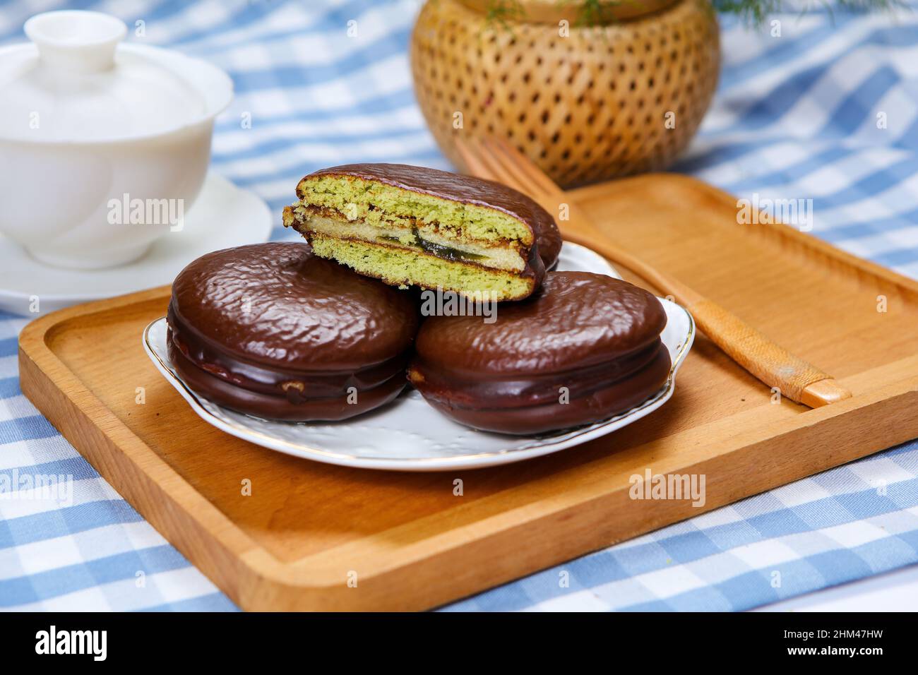 Afternoon tea pie hi-res stock photography and images - Alamy