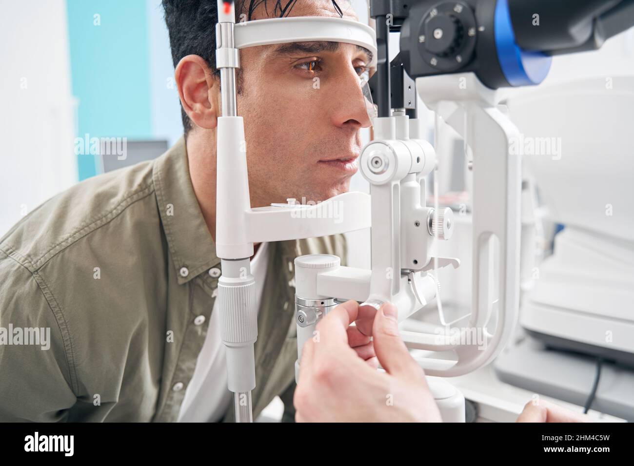 Male eye doctor using hi-res stock photography and images - Alamy