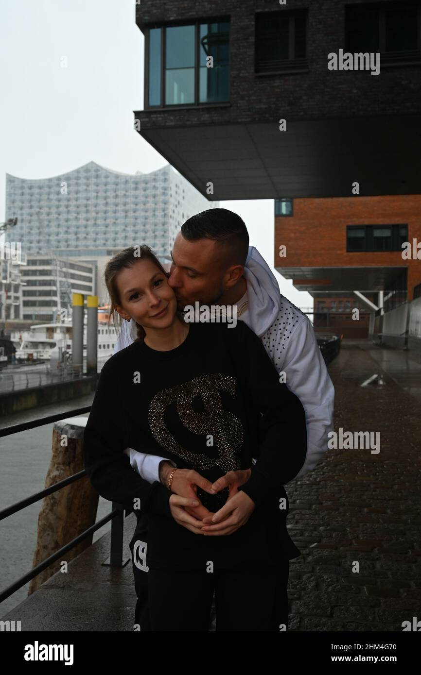 Eric Sindermann mit Freundin Katharina beim Hamburg-Besuch anlässlich ...