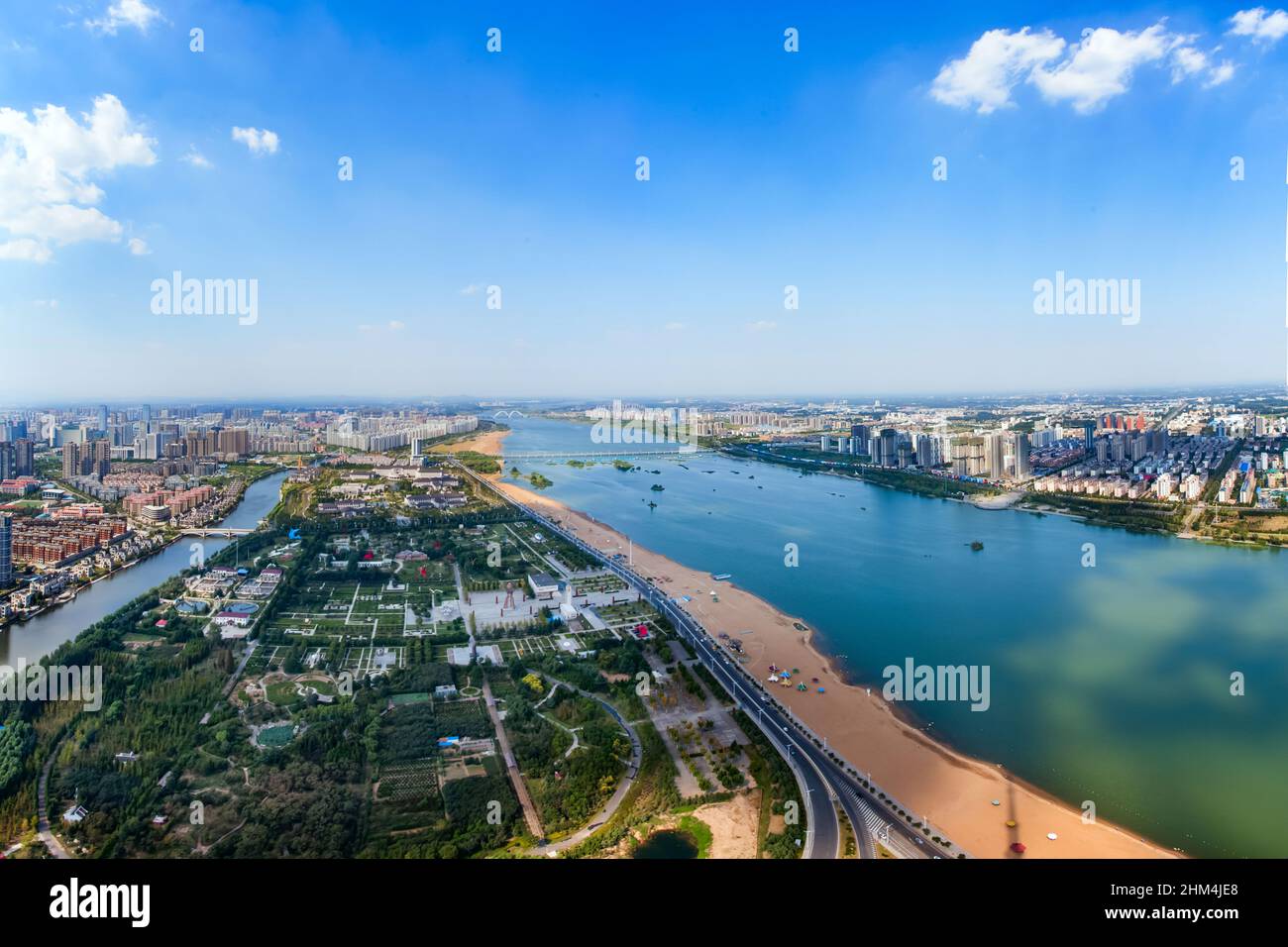 Linyi city hi-res stock photography and images - Alamy