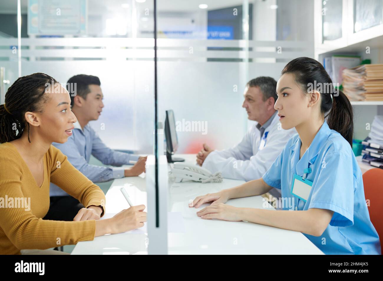 Hospital reception african hi-res stock photography and images - Alamy