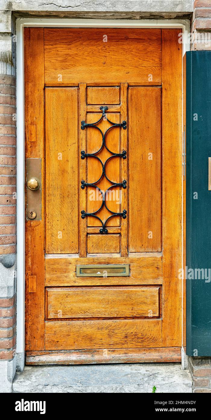 Warm and inviting house entrance hi-res stock photography and images ...