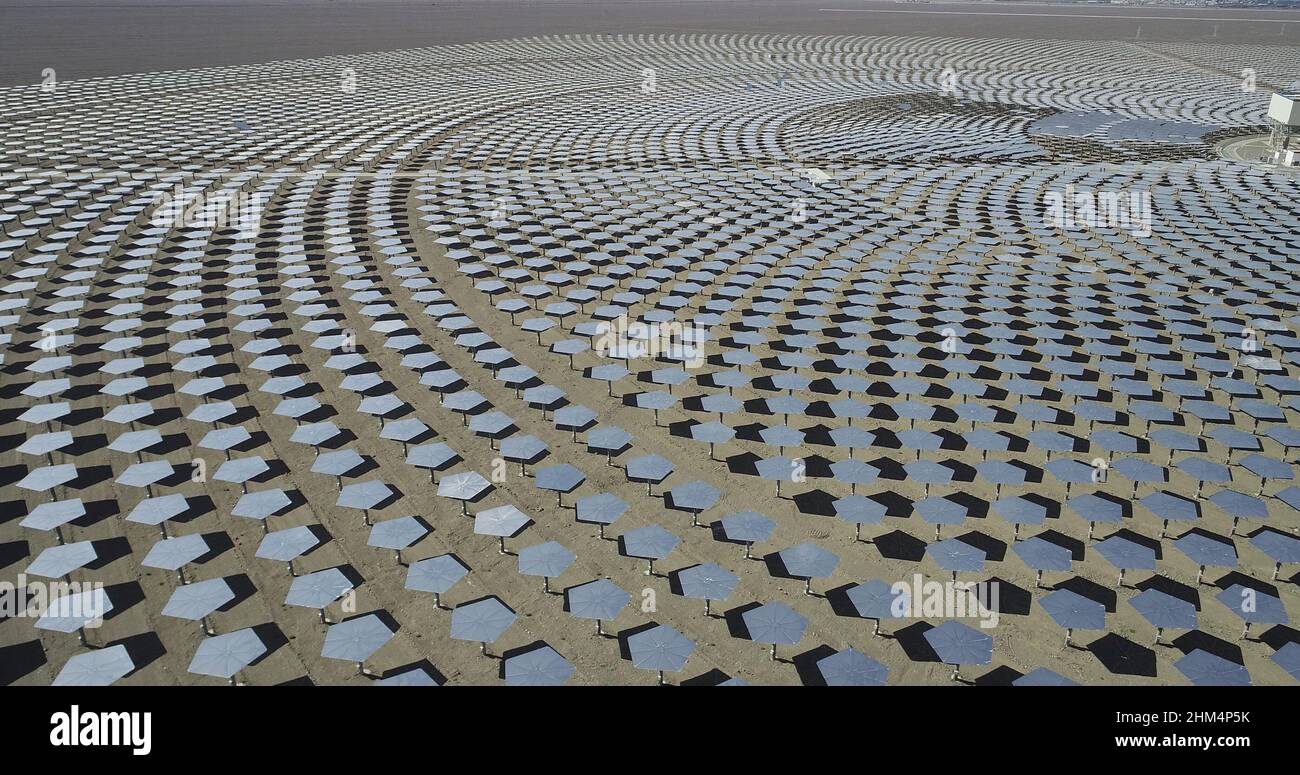 Giant lizard type super heliostat Stock Photo - Alamy