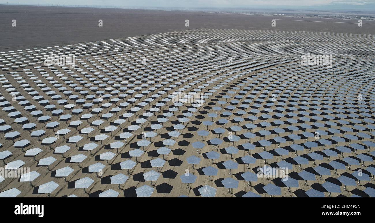 Giant lizard type super heliostat Stock Photo - Alamy