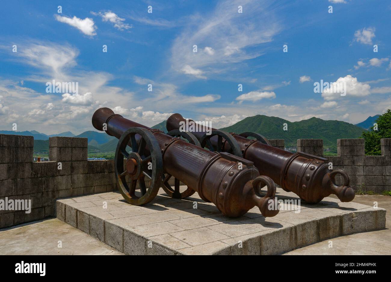 Artillery effect hi-res stock photography and images - Alamy