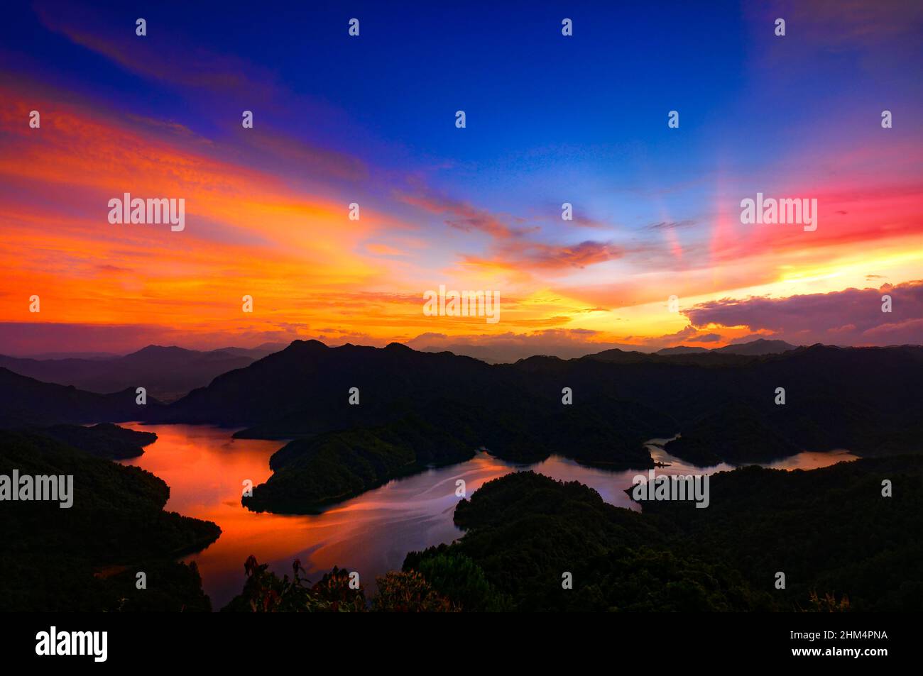 Wuzhou tourist hi-res stock photography and images - Alamy