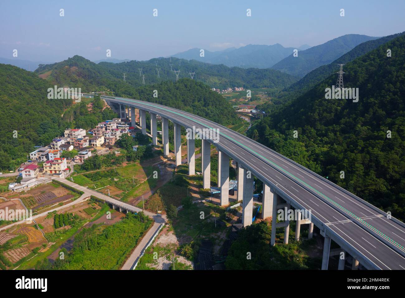 Unmanned urban viaduct hi-res stock photography and images - Alamy