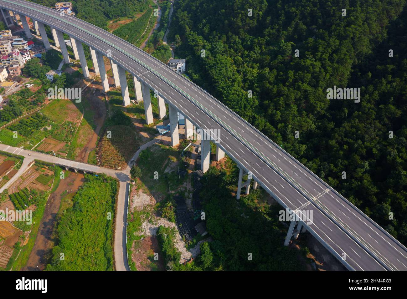 Expressway viaduct hi-res stock photography and images - Alamy