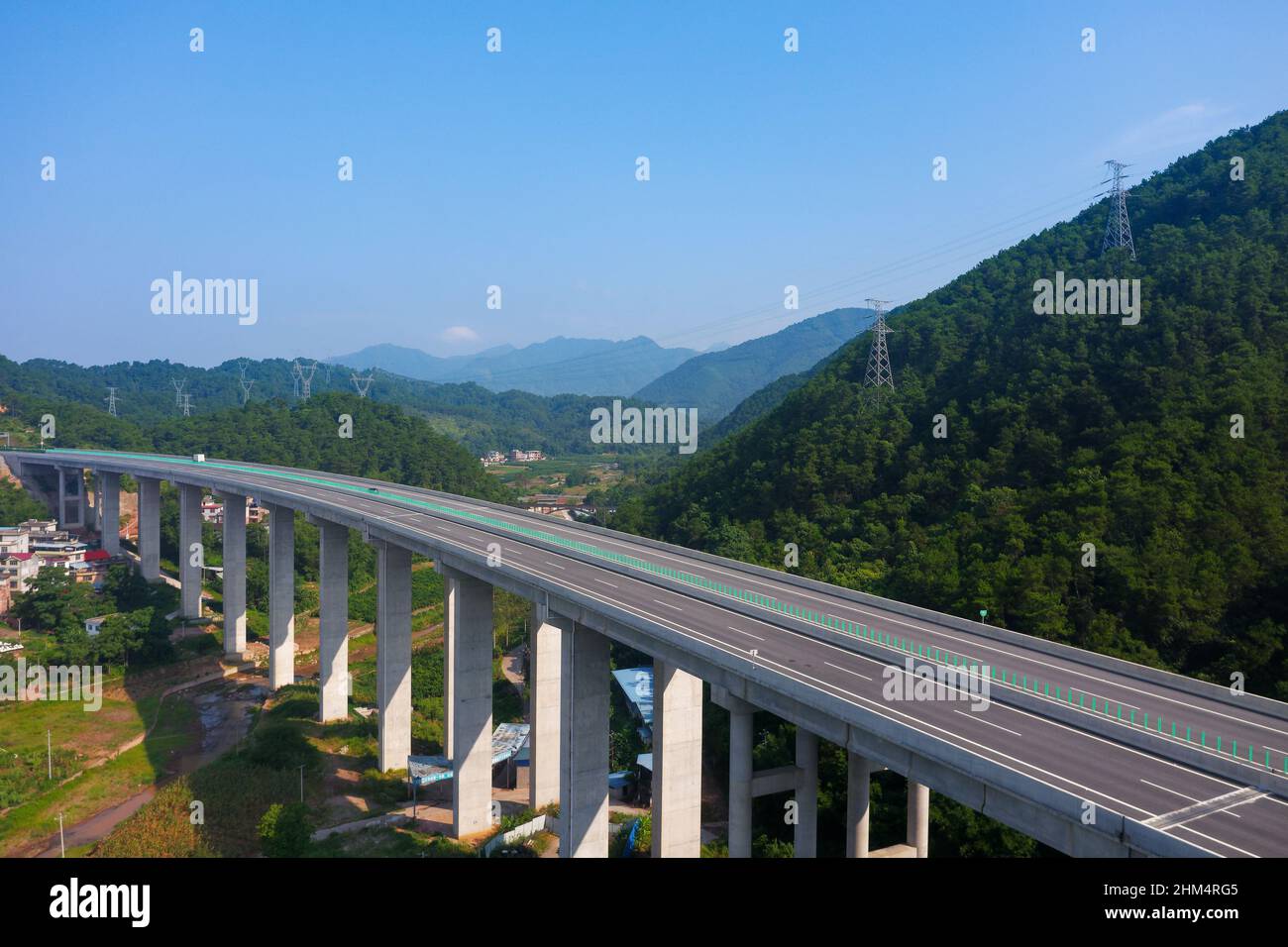 Unmanned urban viaduct hi-res stock photography and images - Alamy