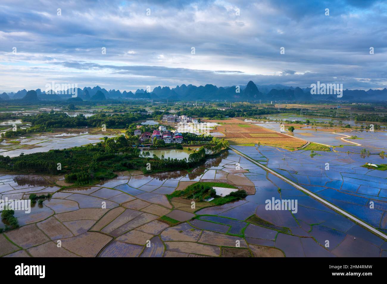 Aerial perspective images hi-res stock photography and images - Alamy