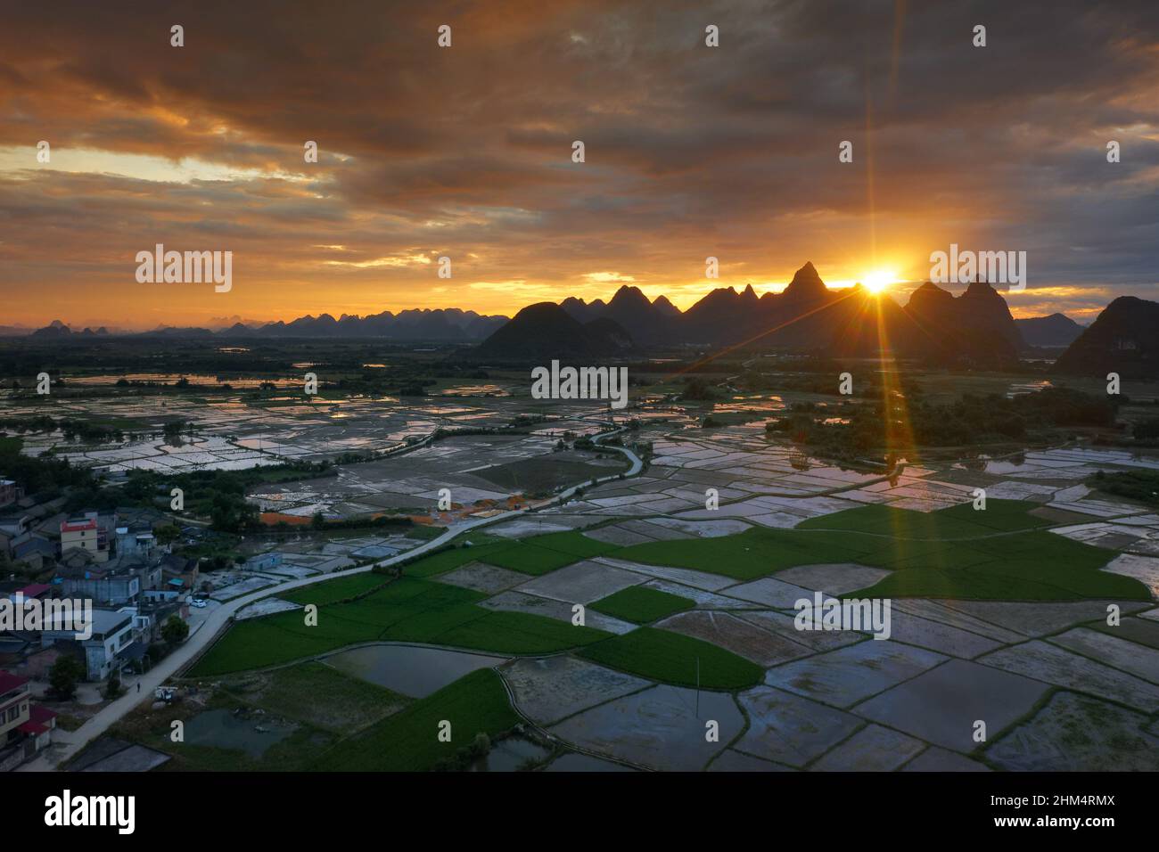 Aerial perspective images hi-res stock photography and images - Alamy
