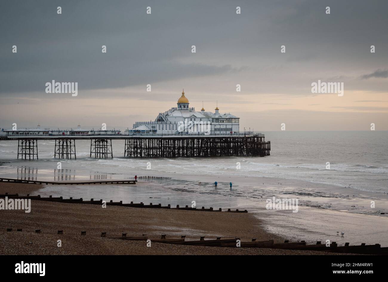 Eastbourne beach and pier at dawn on a winter morning Stock Photo - Alamy